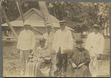 [Group portrait - Makea Tekau Ariki, Tinomana Merana Ariki of Arorangi ...