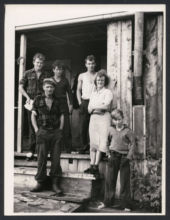 Mr and Mrs S. Leask and family at Mason Bay - Collections Online ...