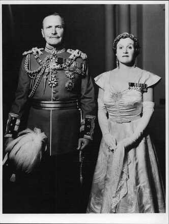 Bernard and Barbara Freyberg - Collections Online - Auckland War ...