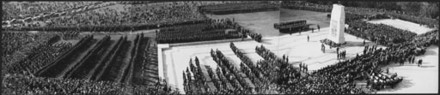 [Panorama of Anzac Day at the Cenotaph] - Collections Online - Auckland ...