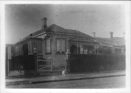 Beattie House on Valley Road - Collections Online - Auckland War ...