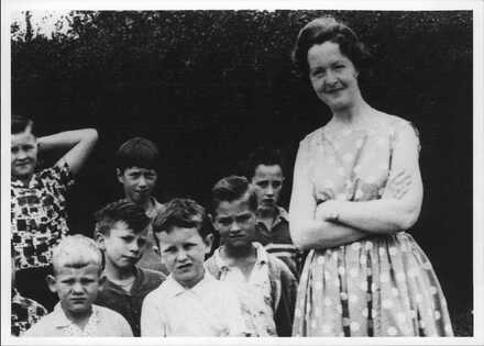 Julie Elizabeth Pendergrast and school pupils - Collections Online ...