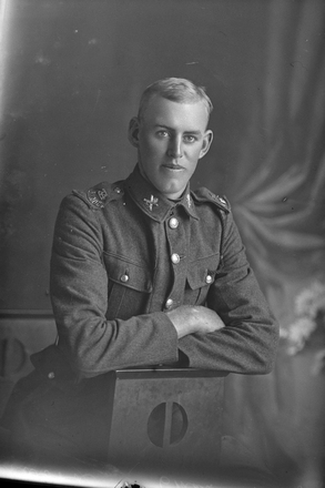 Walter Albert Henwood - Online Cenotaph - Auckland War Memorial Museum