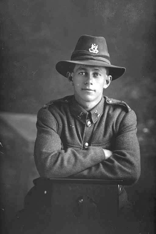 Vivian Frederick McLeod - Online Cenotaph - Auckland War Memorial Museum